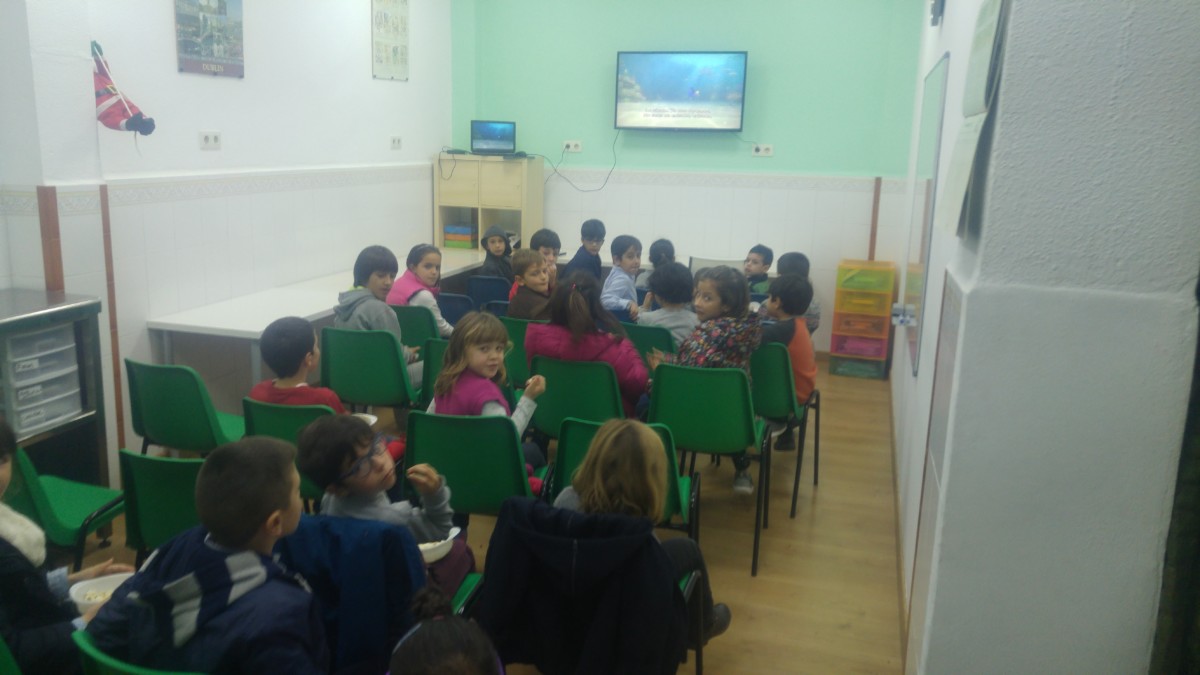 A GREAT EVENING AT EASY ENGLISH CENTER - Easy English Center