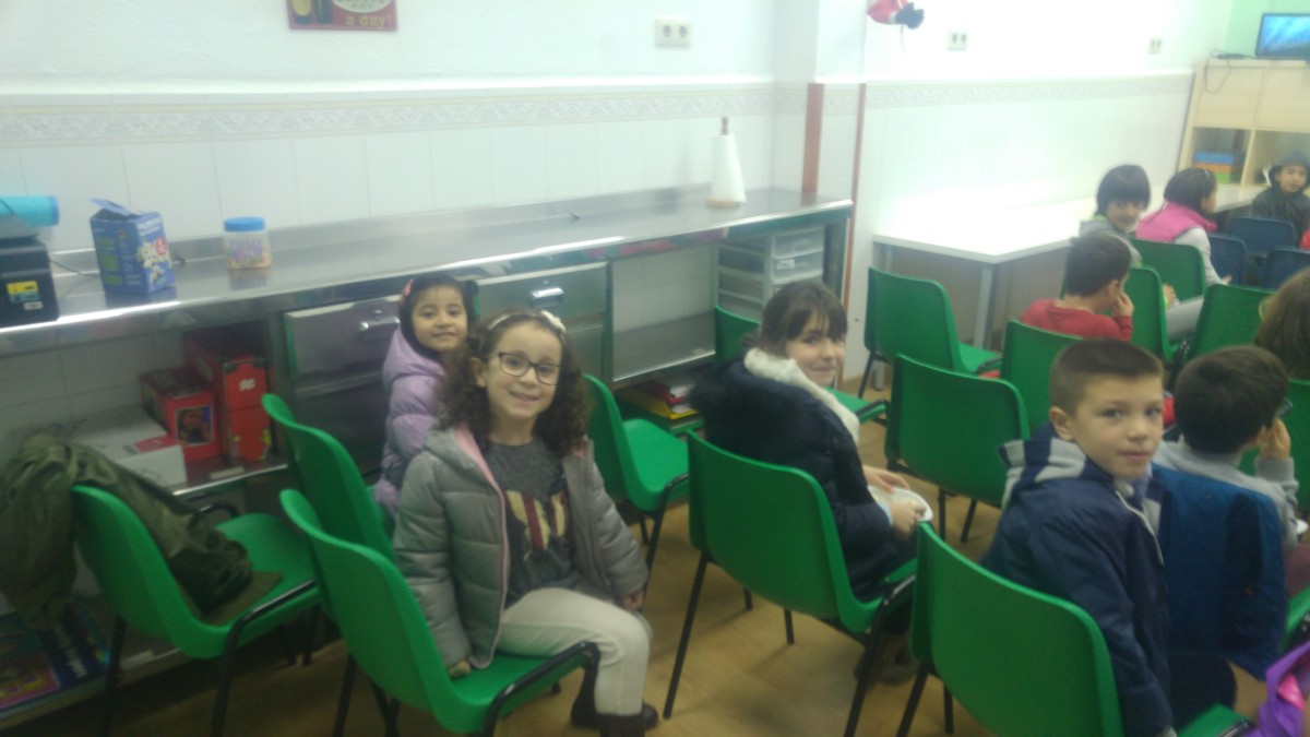 A GREAT EVENING AT EASY ENGLISH CENTER - Easy English Center